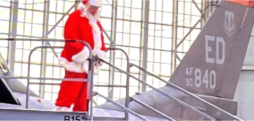 Santa rides F-16 sleigh into Edwards hangar - Soldiers' Angels