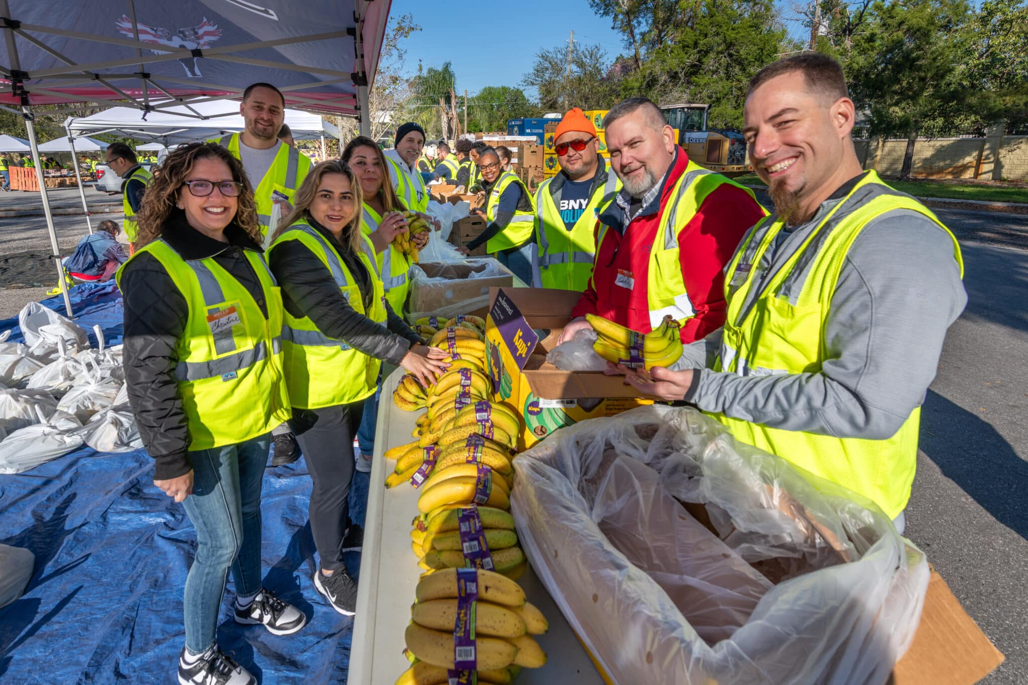 National Volunteer Month: Celebrating Our Soldiers’ Angels Volunteers ...